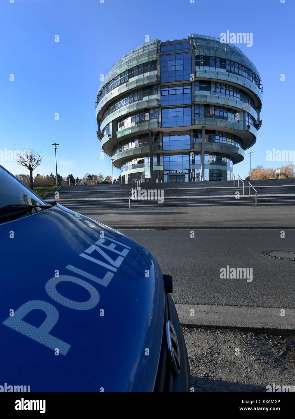 The international neuroscience institute hi-res stock photography and ...