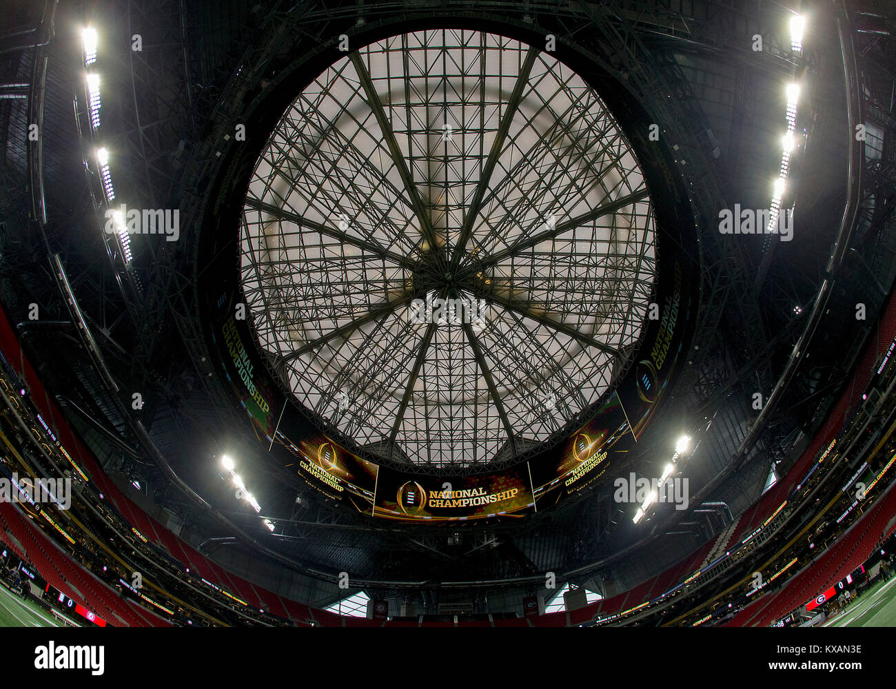 Mercedes benz stadium atlanta roof hi-res stock photography and images ...