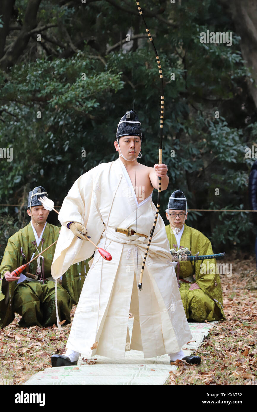 Japan coming of age archery hi-res stock photography and images - Alamy