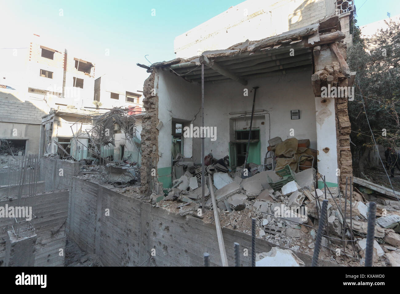 Douma, Damascus, Syria. 8th Jan, 2018. General view of the aftermath of ...