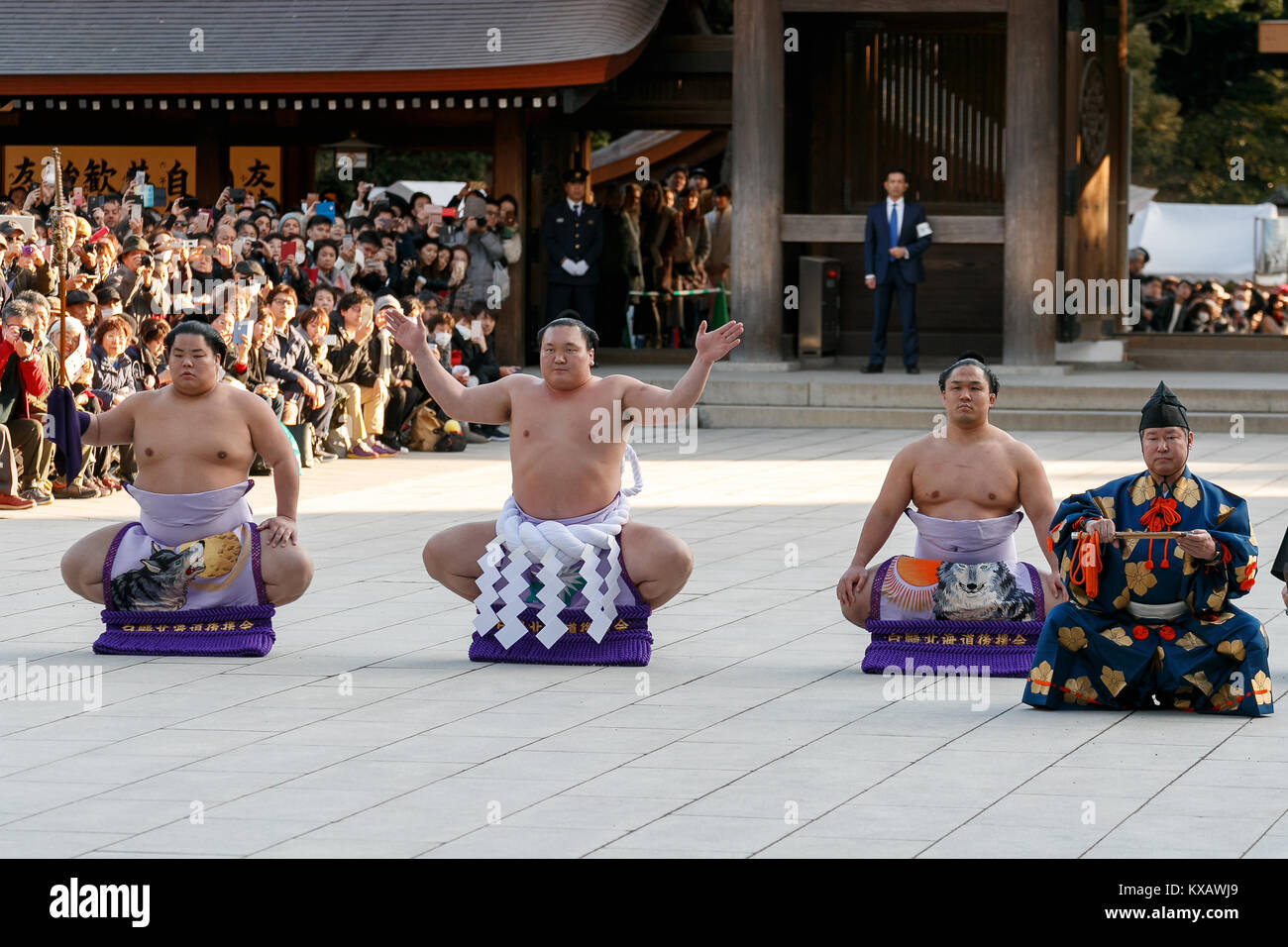 Tokyo, Japan. 9th Jan, 2018. Sumo wrestler Hakuho Sho (2nd L) performs ...