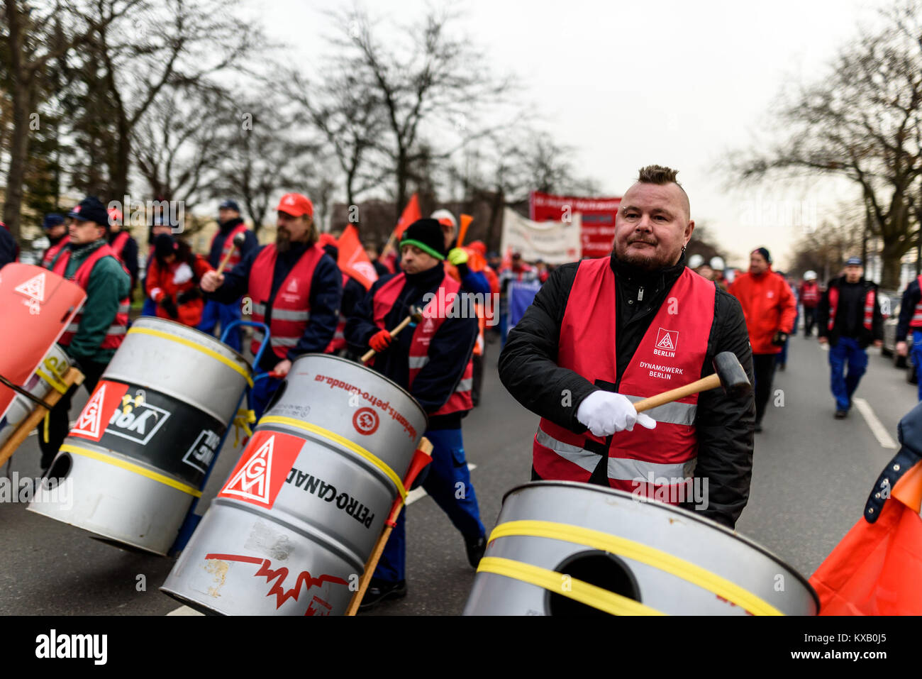 Protest drumming hi-res stock photography and images - Alamy