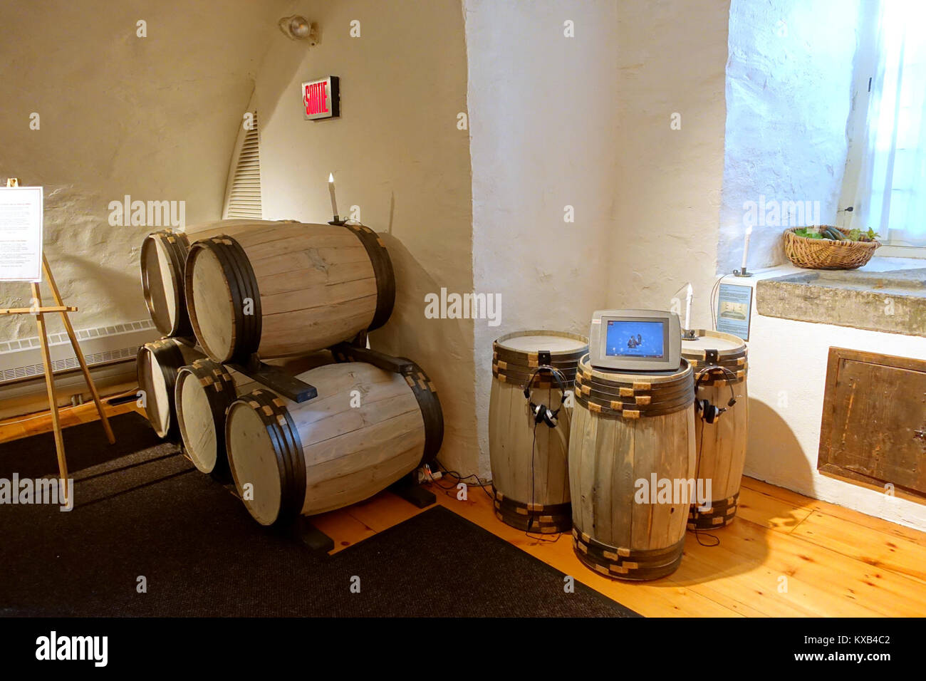 French colonial building quebec hi-res stock photography and images - Alamy