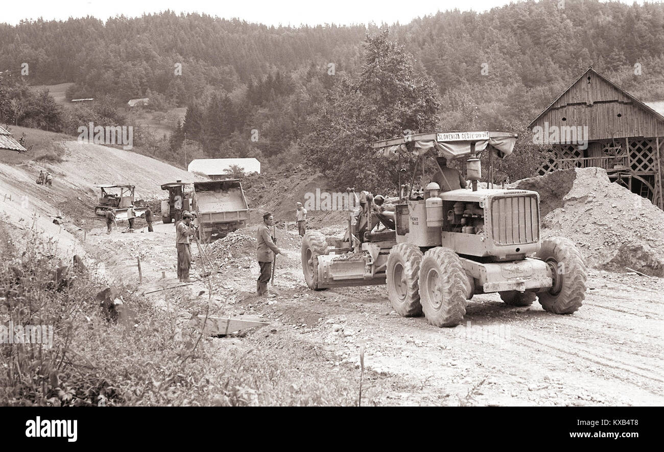 Highway construction 1950s hi-res stock photography and images - Alamy
