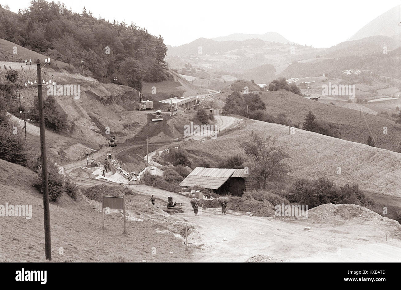 Highway construction 1950s hi-res stock photography and images - Alamy