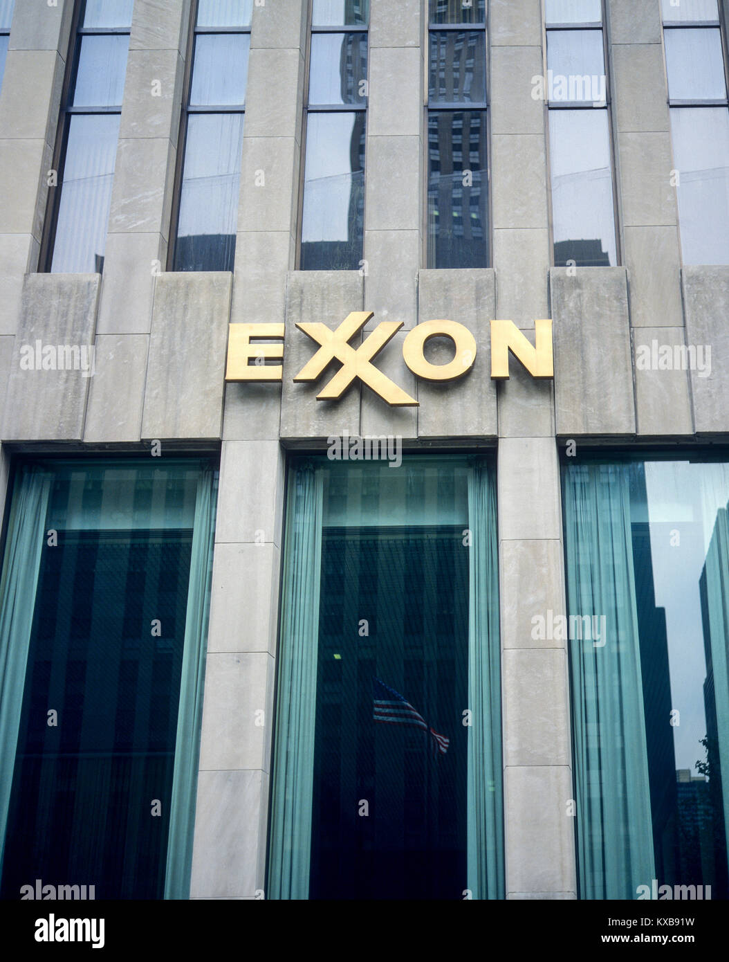New York 1980s, Exxon building, 1251 Avenue of the Americas, Sixth ...
