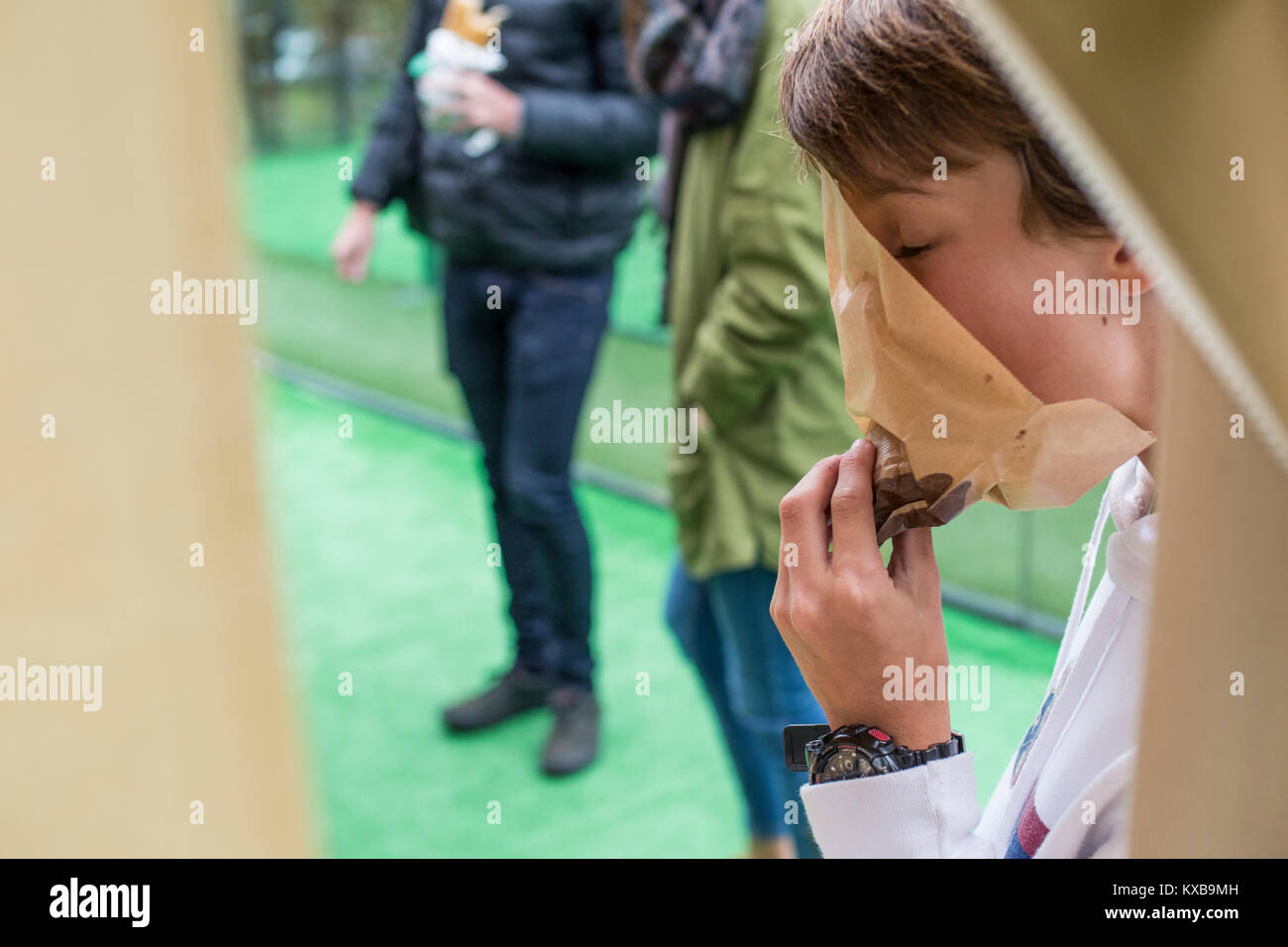 Starving children eating hi-res stock photography and images - Alamy