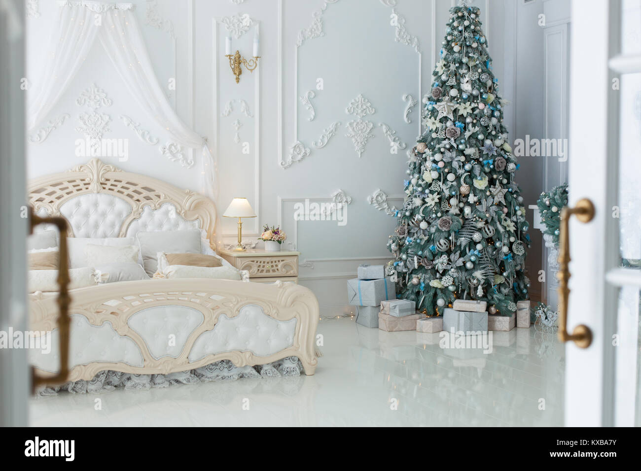 Rococo style room hi-res stock photography and images - Alamy