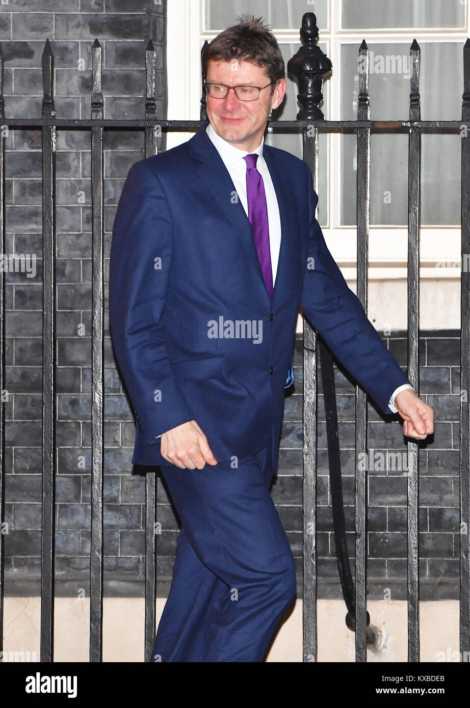 Retransmitting correcting by line hi-res stock photography and images ...