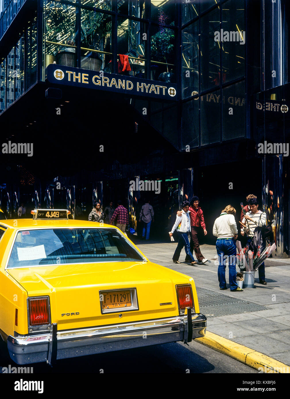 New york city taxi 1980s hi-res stock photography and images - Alamy