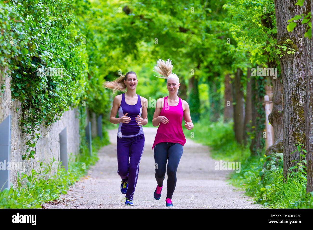 Active sports for women hi-res stock photography and images - Alamy