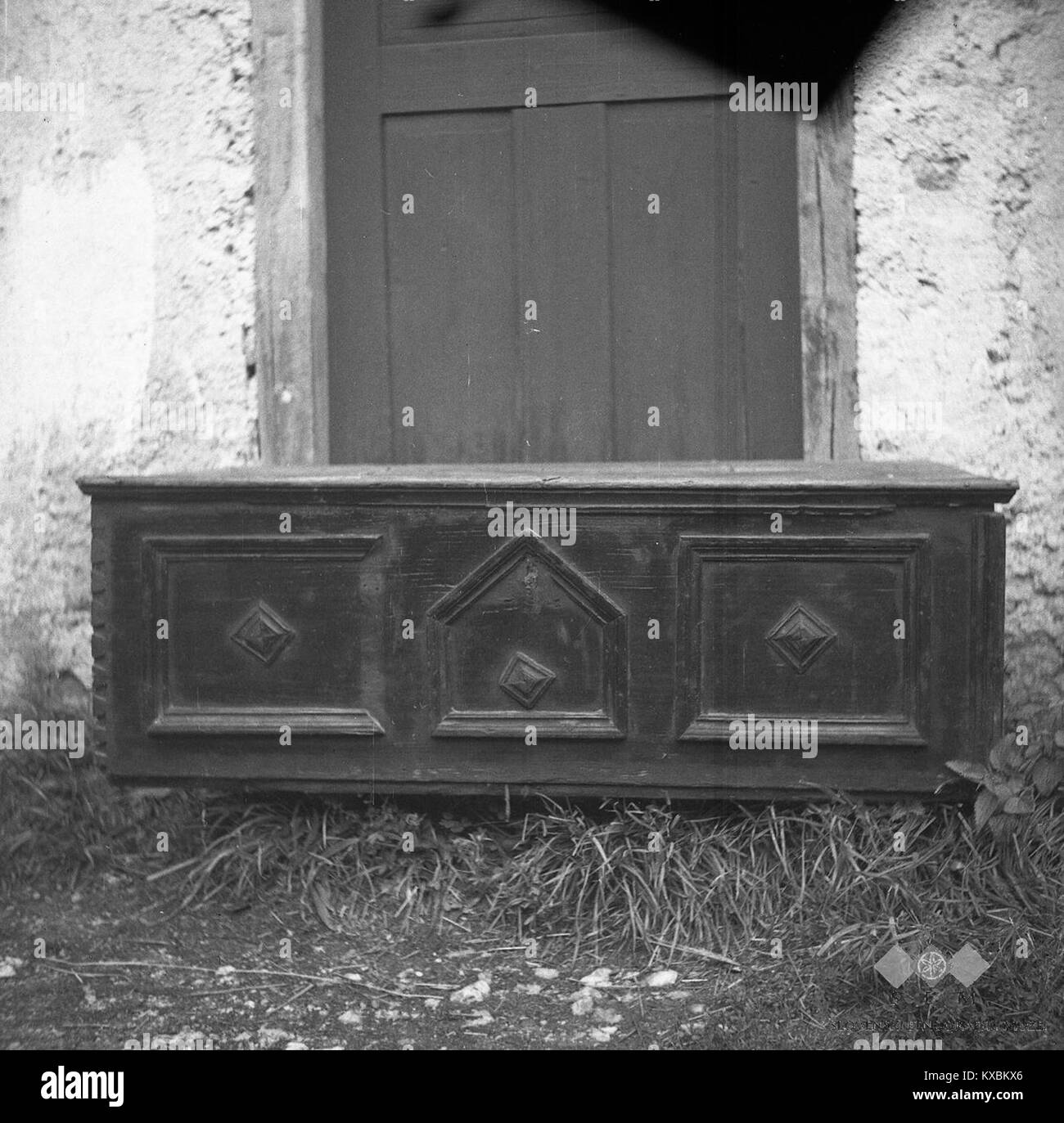 Artifact domestic garment Black and White Stock Photos & Images - Alamy