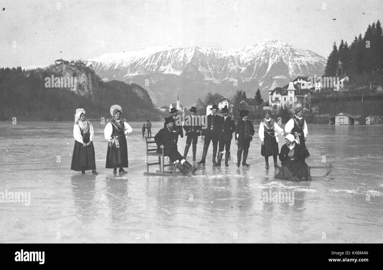 In 1925 group people hi-res stock photography and images - Alamy