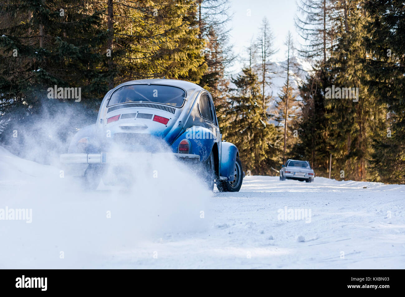Rally car in snow hi-res stock photography and images - Alamy
