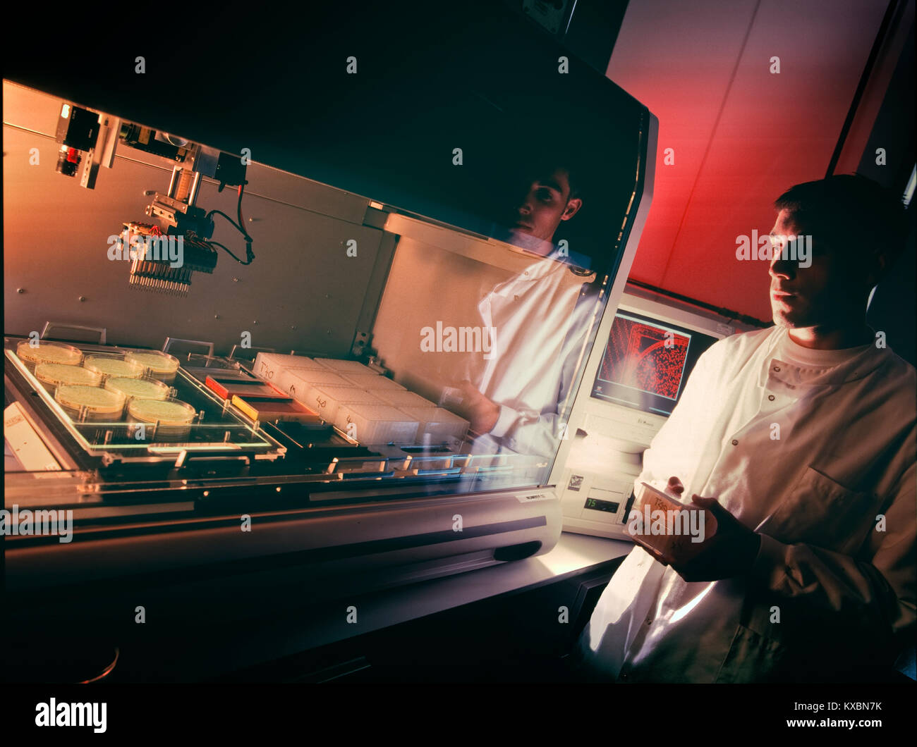 Human genome project lab hi-res stock photography and images - Alamy