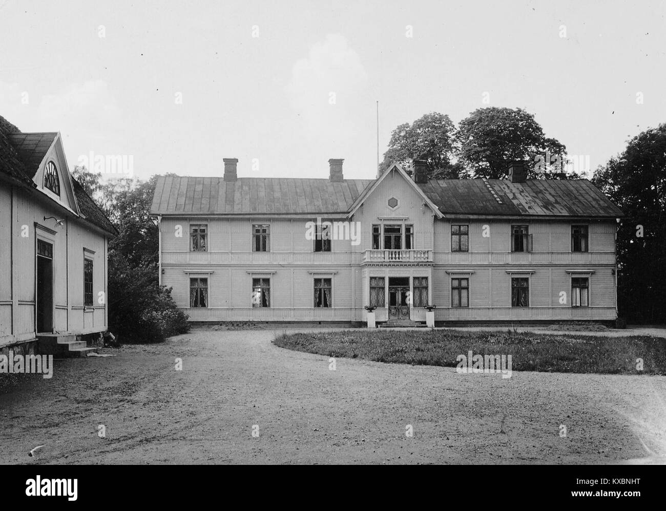A photograph from 1927 depicting Skörby farm, showcasing its ...