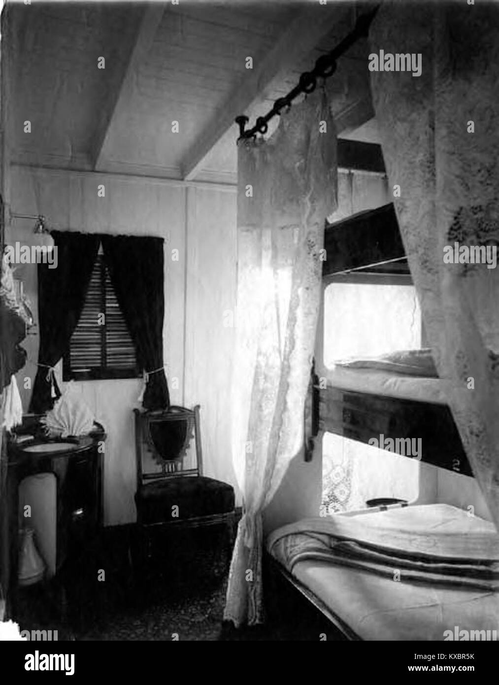 Naval sleeping quarters hi-res stock photography and images - Alamy