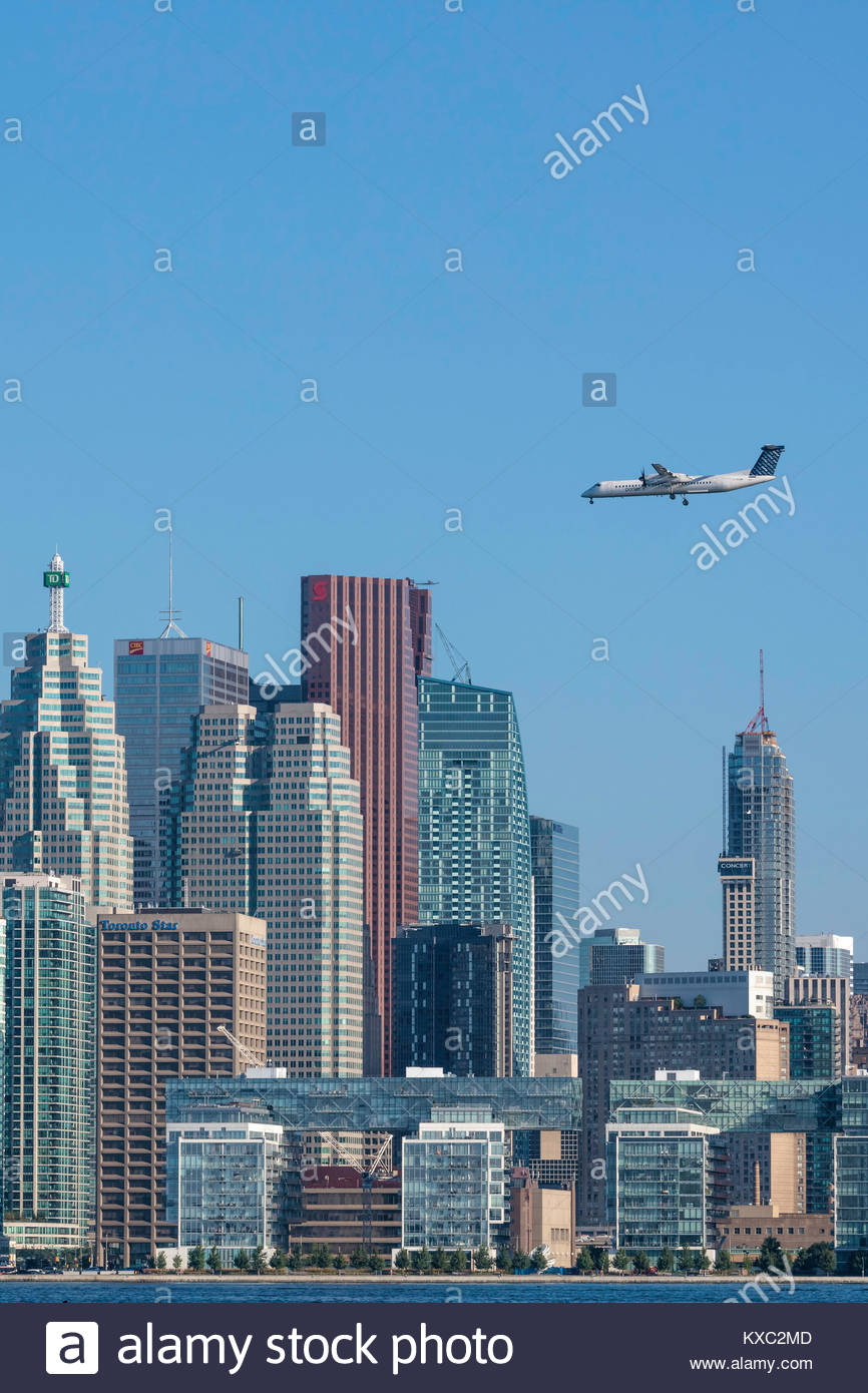 Porter Airlines High Resolution Stock Photography and Images - Alamy