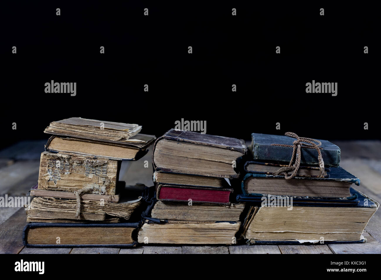 Destroyed books hi-res stock photography and images - Alamy