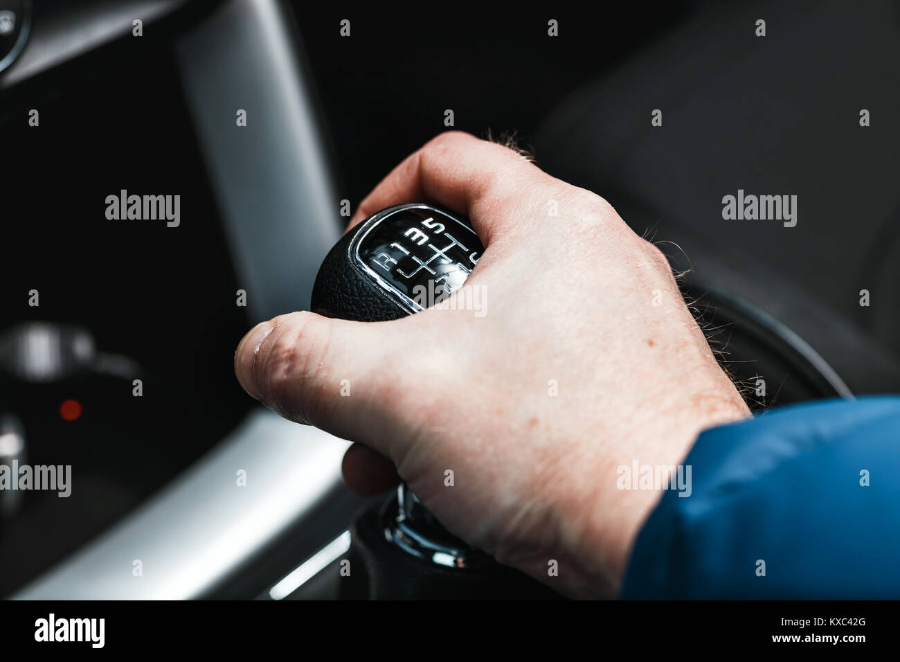 Car shifting gears hi-res stock photography and images - Alamy