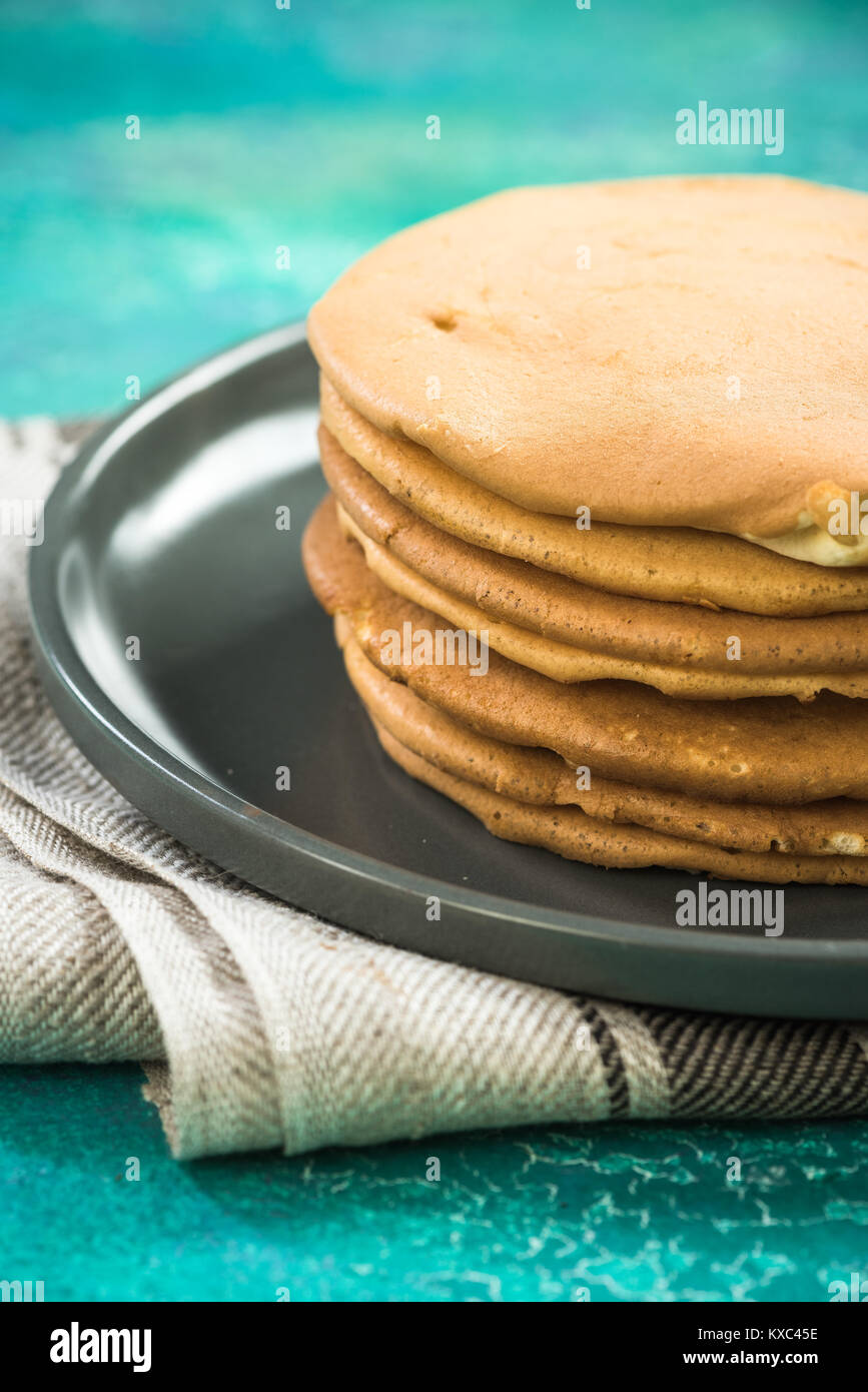 Buttermilk pancake stack hi-res stock photography and images - Alamy