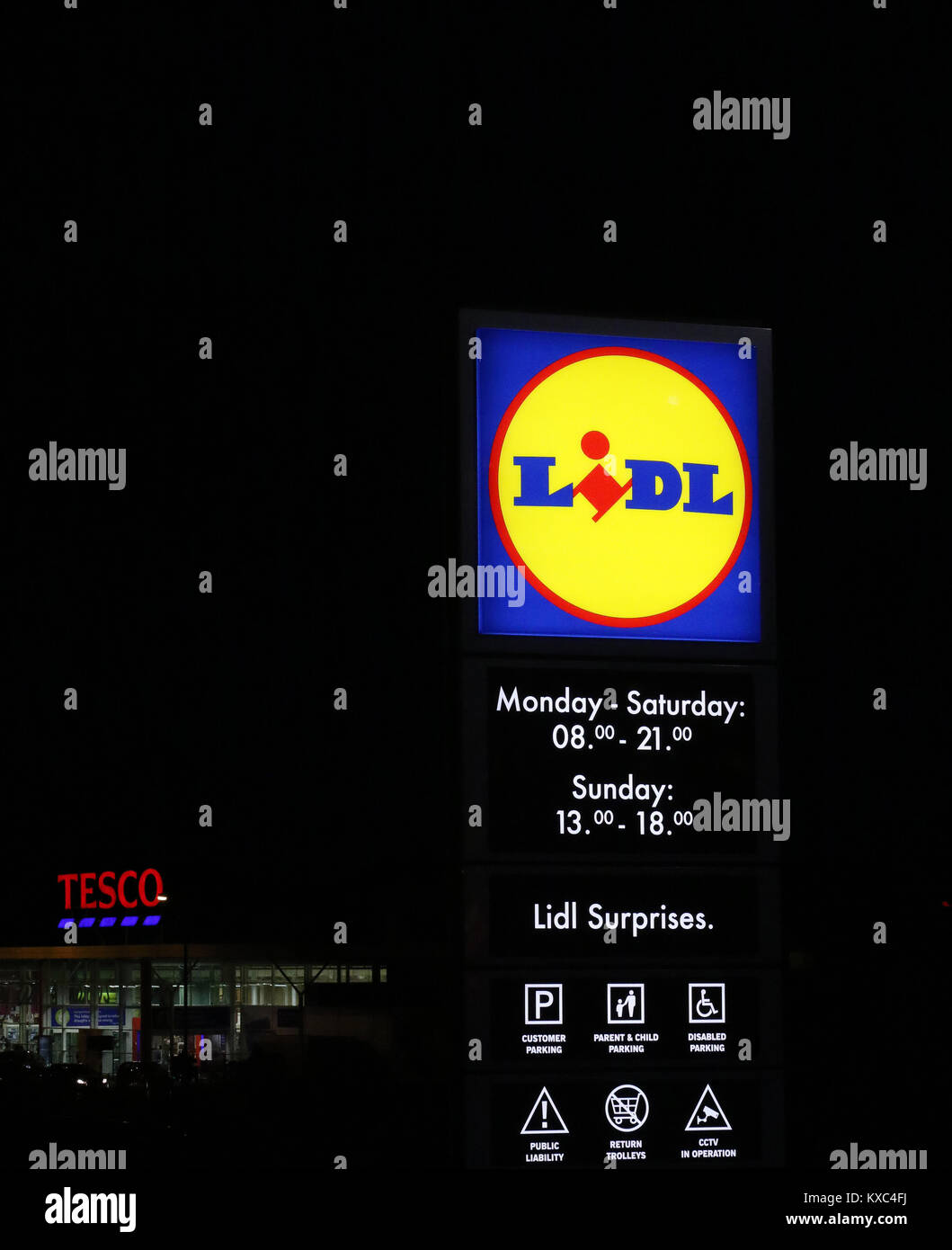 Lidl logo in the night hi-res stock photography and images - Alamy