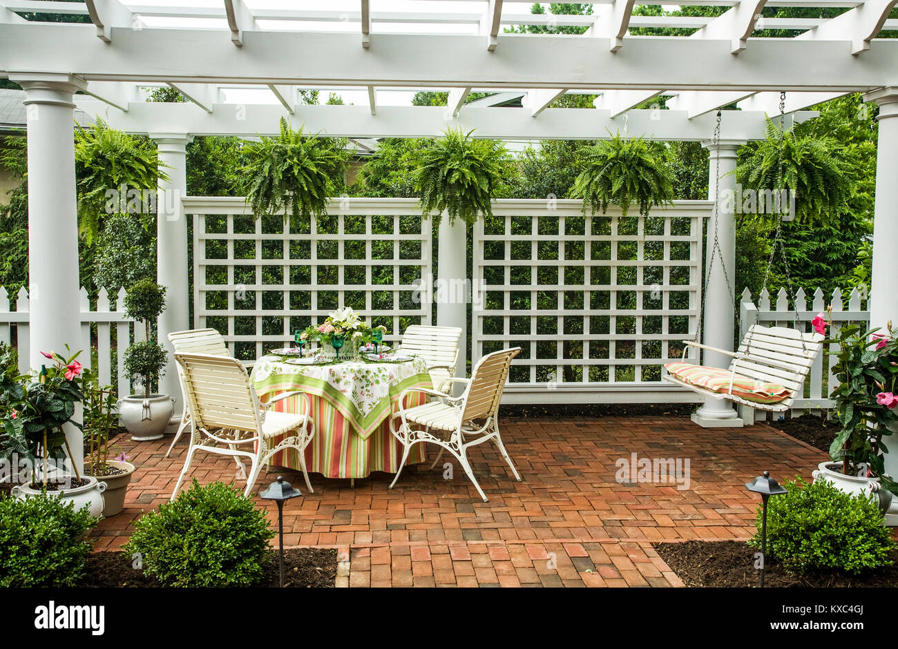 Trellis porch hi-res stock photography and images - Alamy
