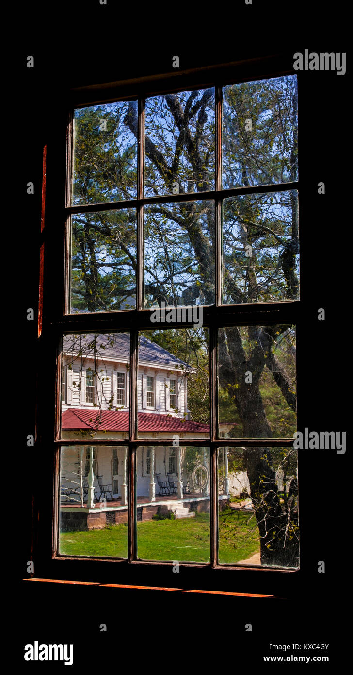 Usa window frame view hi-res stock photography and images - Alamy