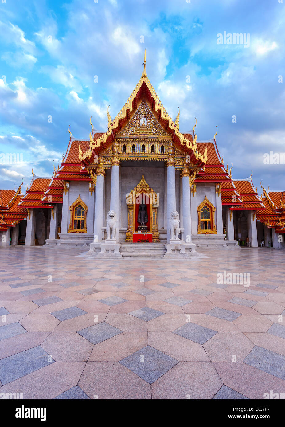 The Marble Temple, Wat Benchamabopit Dusitvanaram in Bangkok, Thailand ...