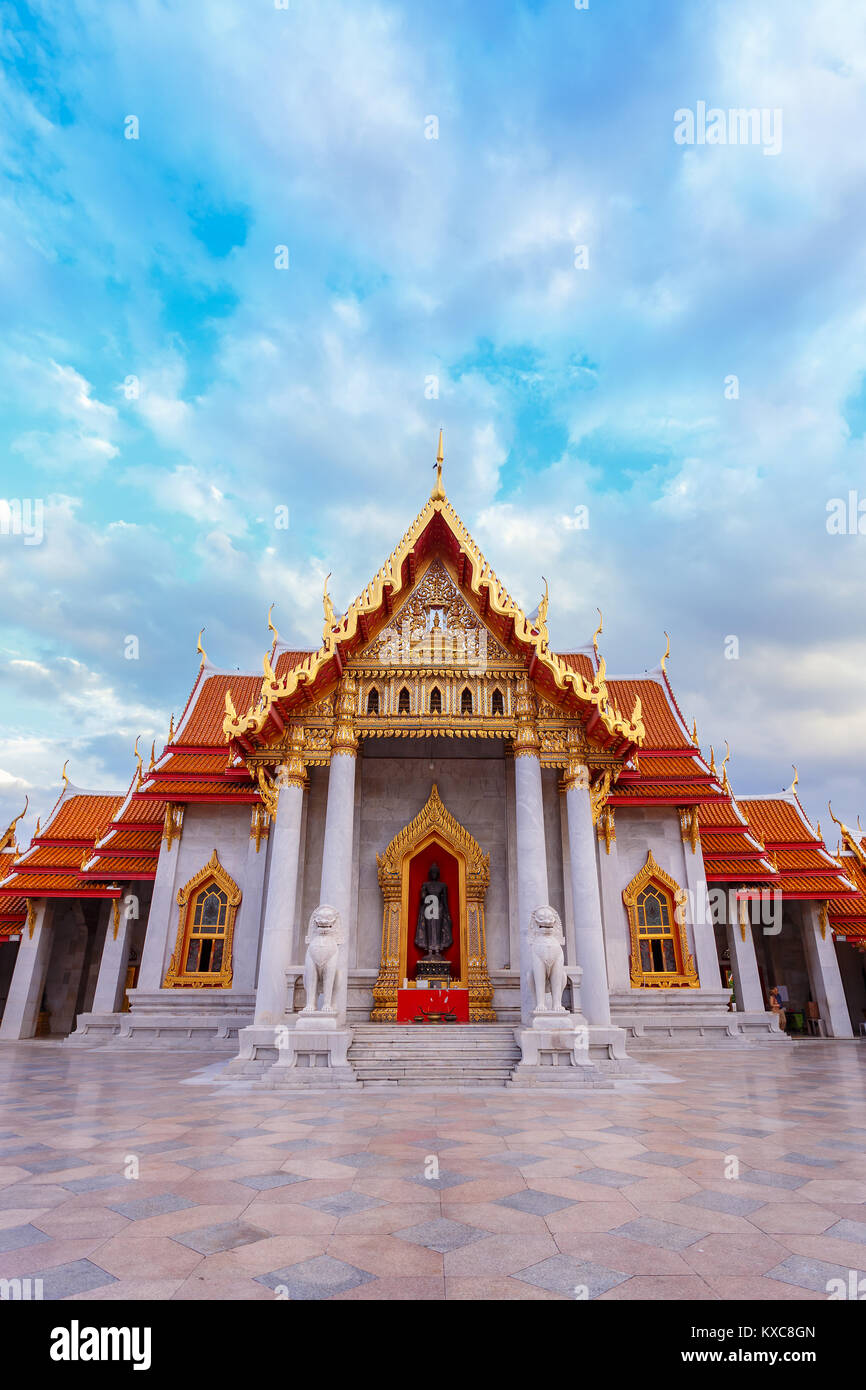 The Marble Temple, Wat Benchamabopit Dusitvanaram in Bangkok, Thailand ...