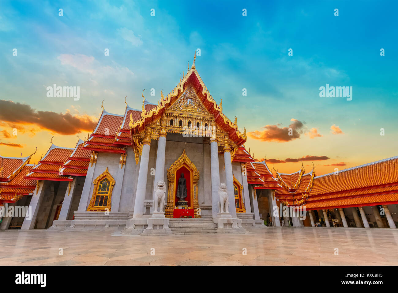 The Marble Temple, Wat Benchamabopit Dusitvanaram in Bangkok, Thailand ...
