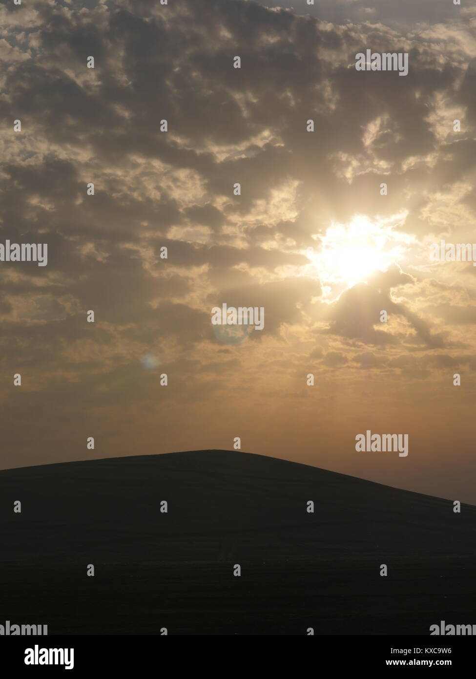 Beautiful sunrise in the desert of Saudi Arabia Stock Photo - Alamy