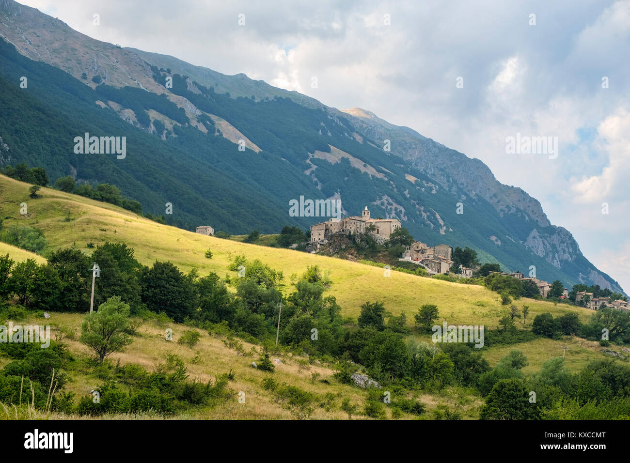 Mountain landscape along the road of Passo San Leonardo, in Maiella ...