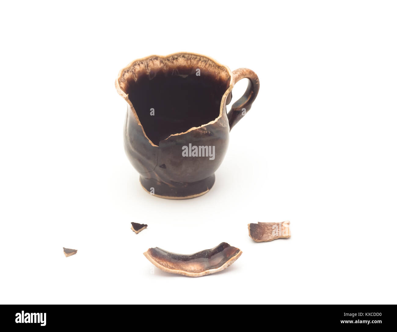 Broken ceramic pieces hi-res stock photography and images - Alamy