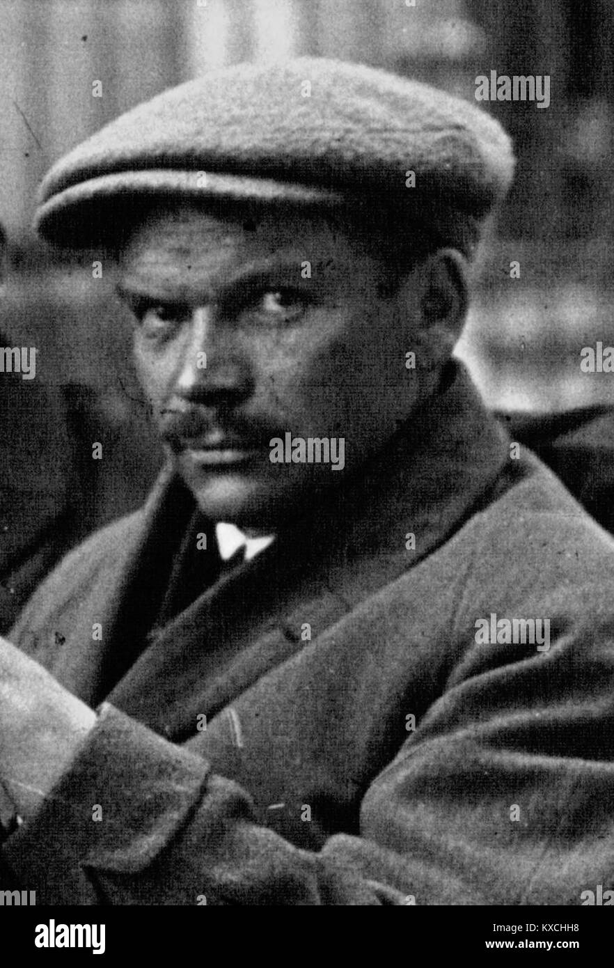 Victor Hémery at the 1922 French Grand Prix (2) (cropped Stock Photo ...