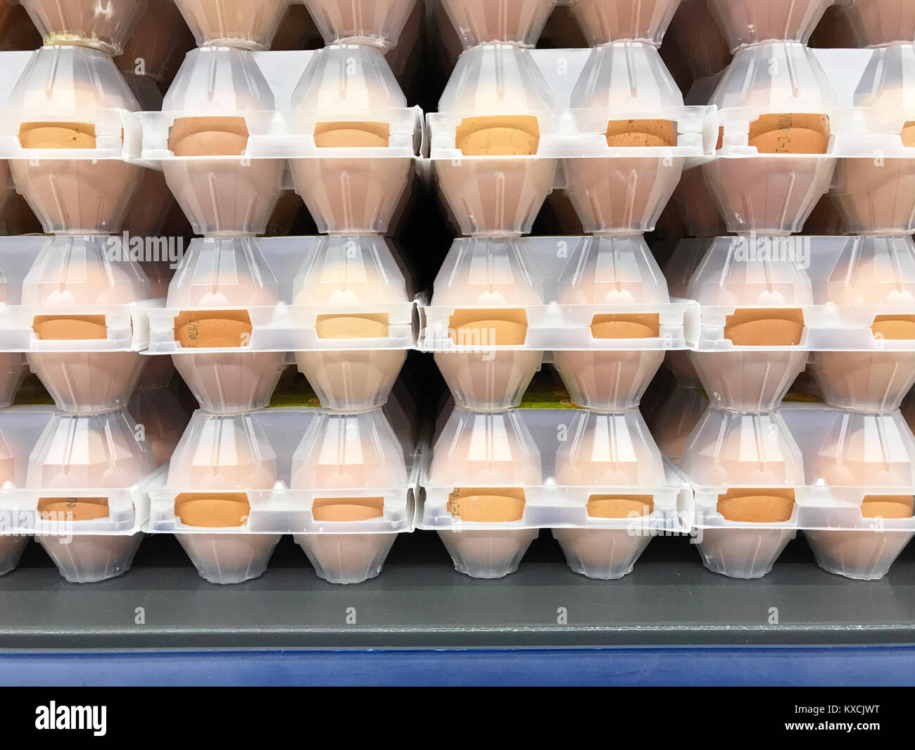 Fresh chicken plastic packaging hi-res stock photography and images - Alamy