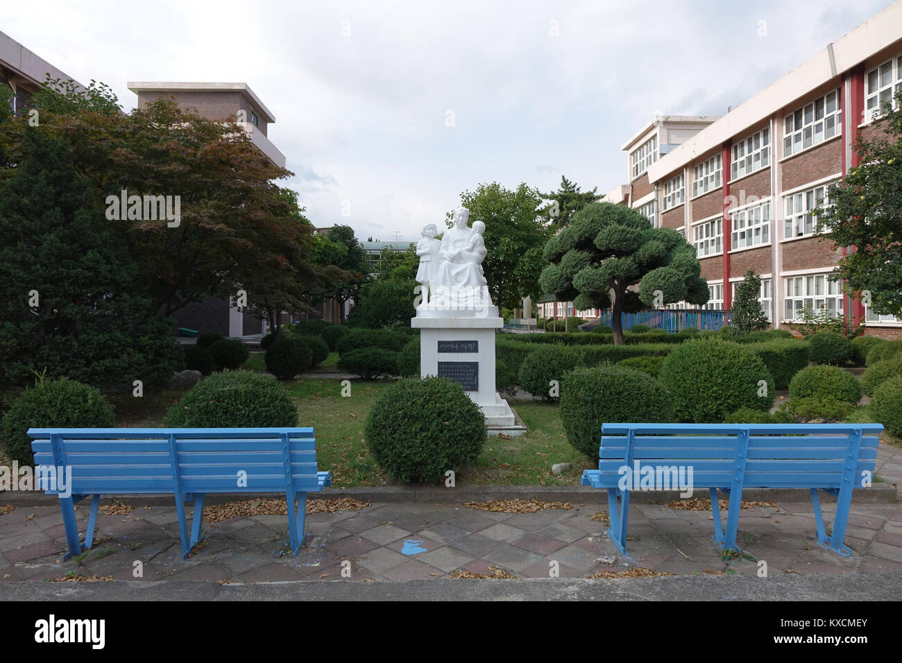 A photograph taken on October 10, 2015, using a SONY DSC-RX10 camera ...