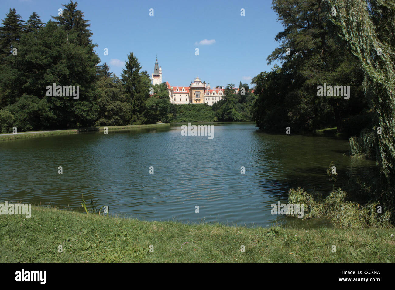 Digital 3D HTML file showing a model or structural visualization ...