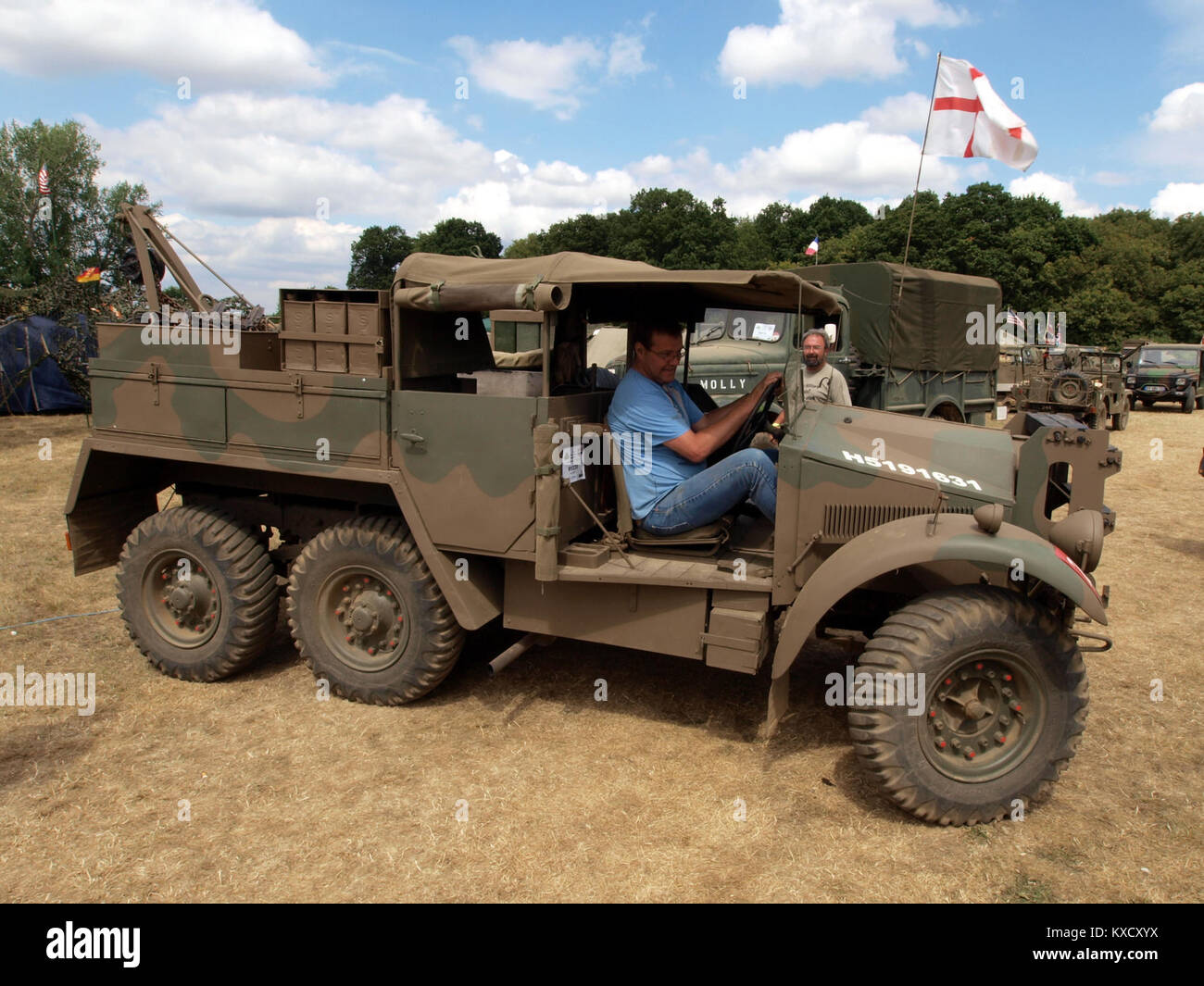 The 30cwt Morris‑Commercial CDSW 6x4 is a military wrecker truck ...