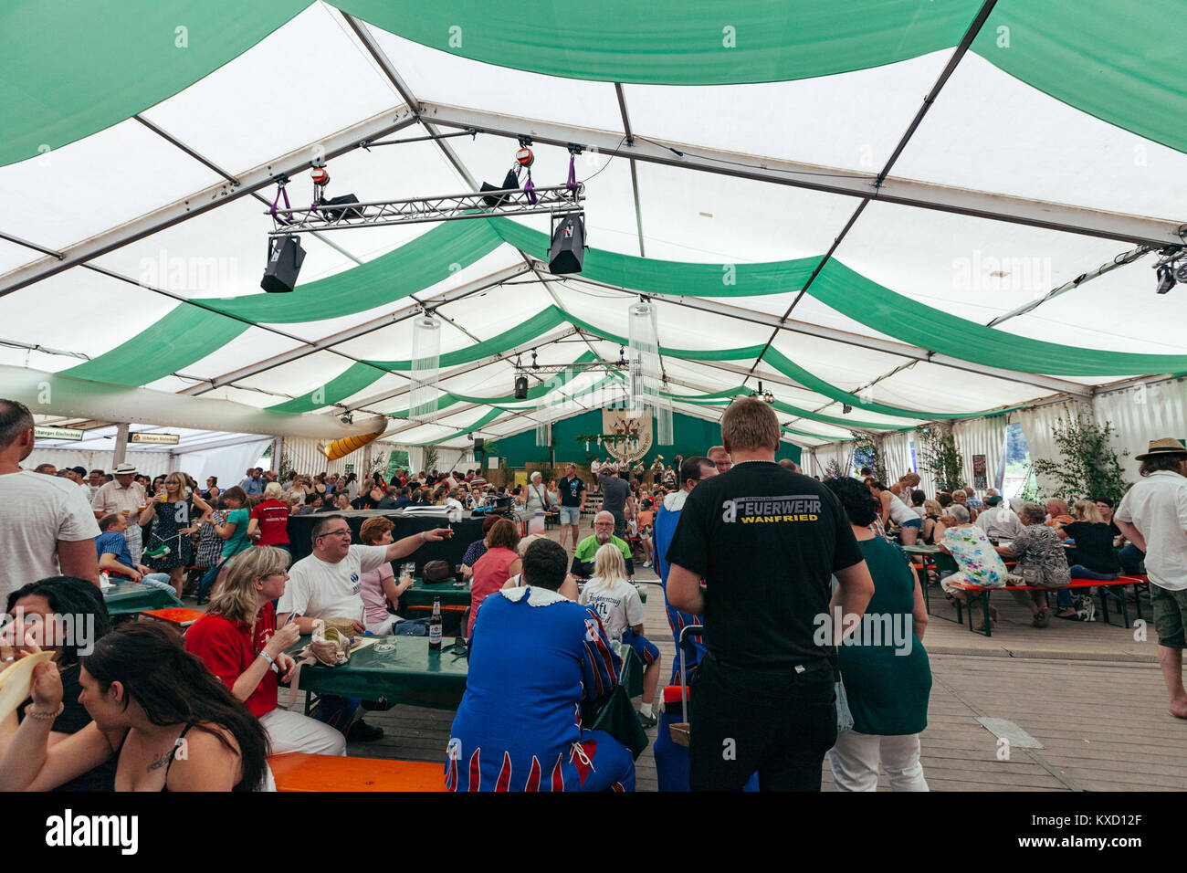 The 2017 Wanfrieder Vogelschießen is a traditional German shooting ...