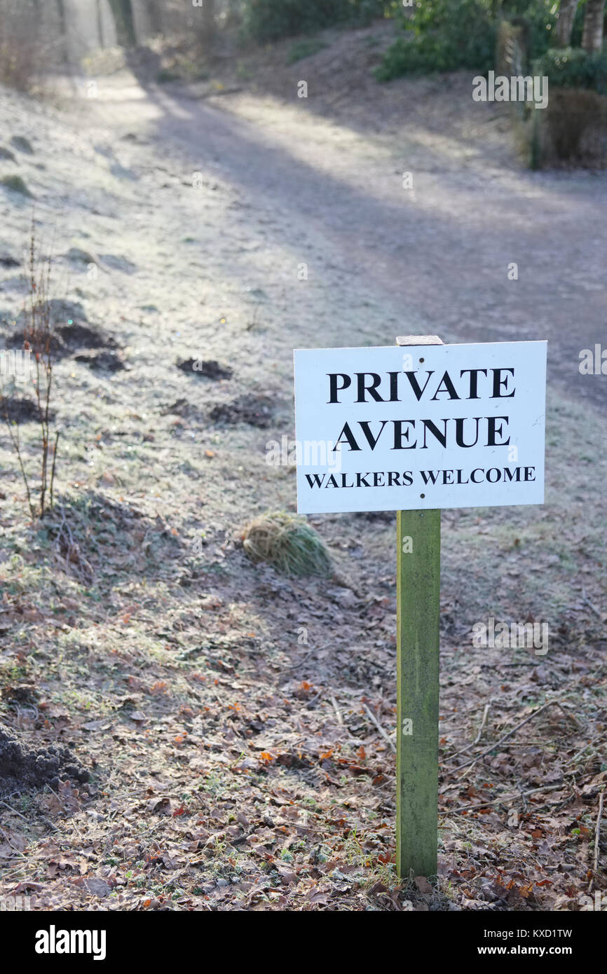 Welcome scotland road sign scotland england hi-res stock photography ...