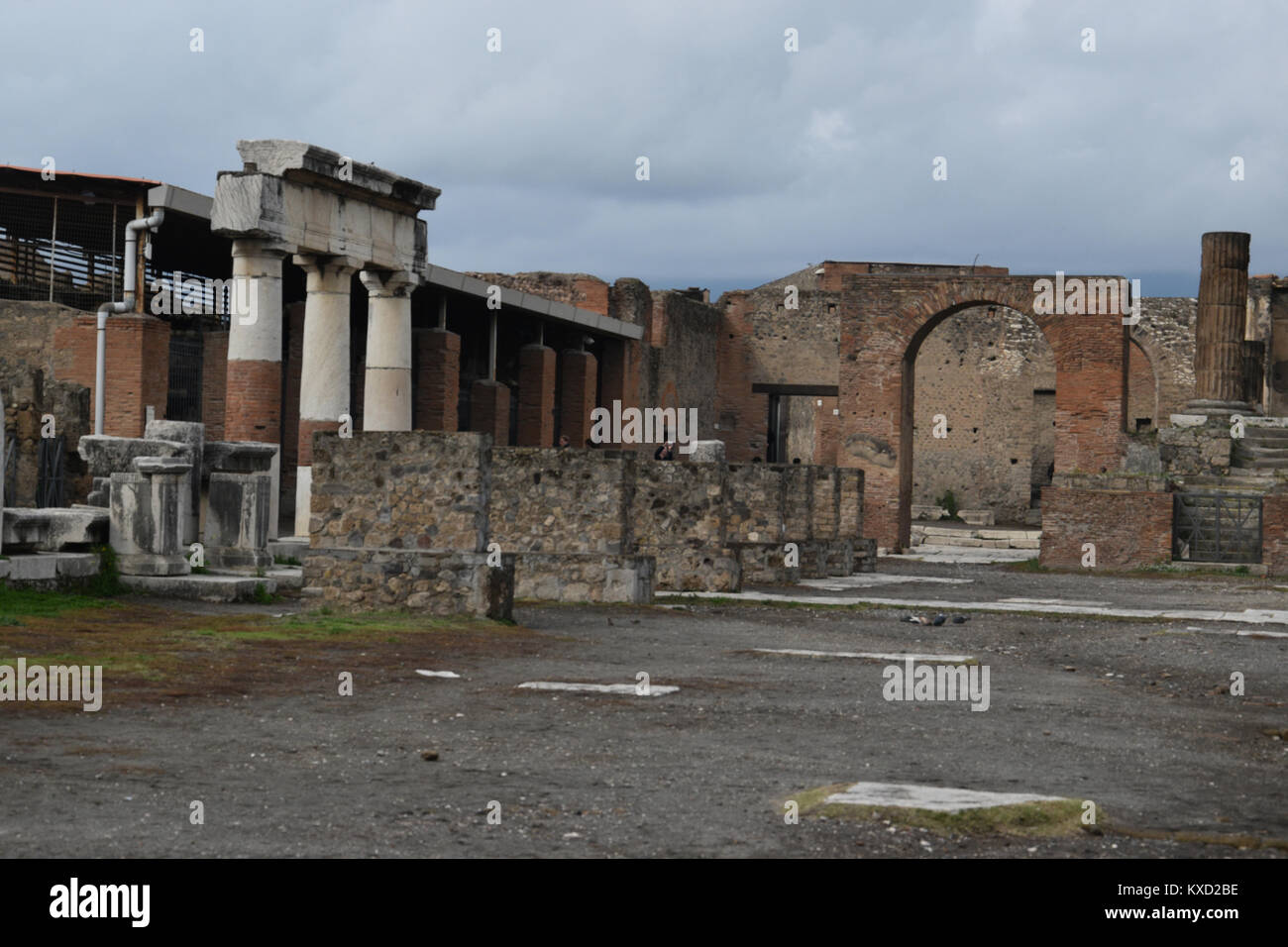 Pompeii forum arch hi-res stock photography and images - Alamy