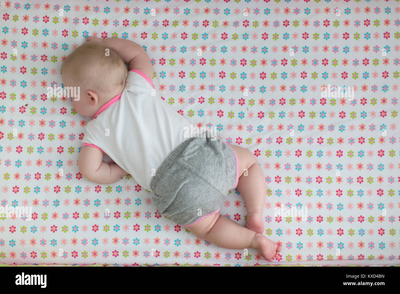 Rear view girl bed hi-res stock photography and images - Alamy