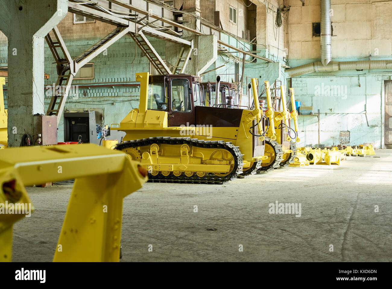 Warehouse of Heavy Equipment Factory Stock Photo - Alamy