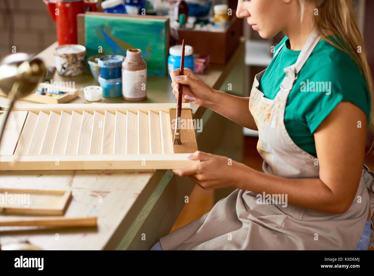 Art studio young pretty woman hi-res stock photography and images - Alamy