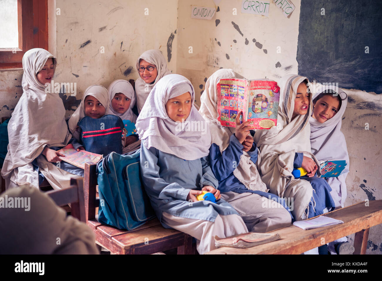 Pakistan school girl hi-res stock photography and images - Alamy