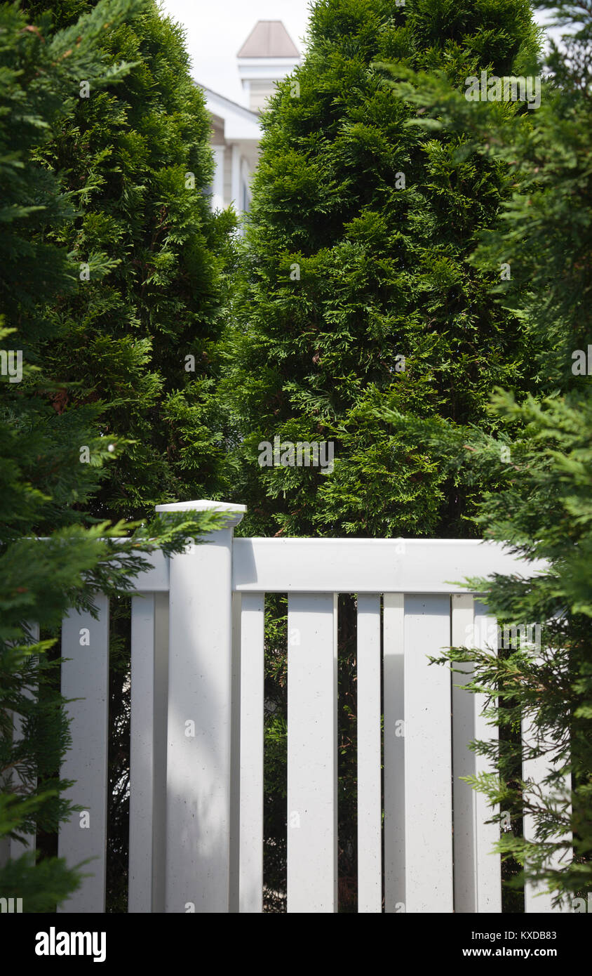 Gate topiary hi-res stock photography and images - Alamy