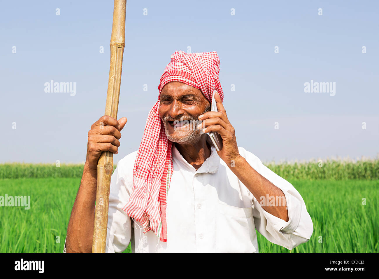 1 Indian Farmer Old Man Talking Phone Farm Happy Fun Stock Photo - Alamy
