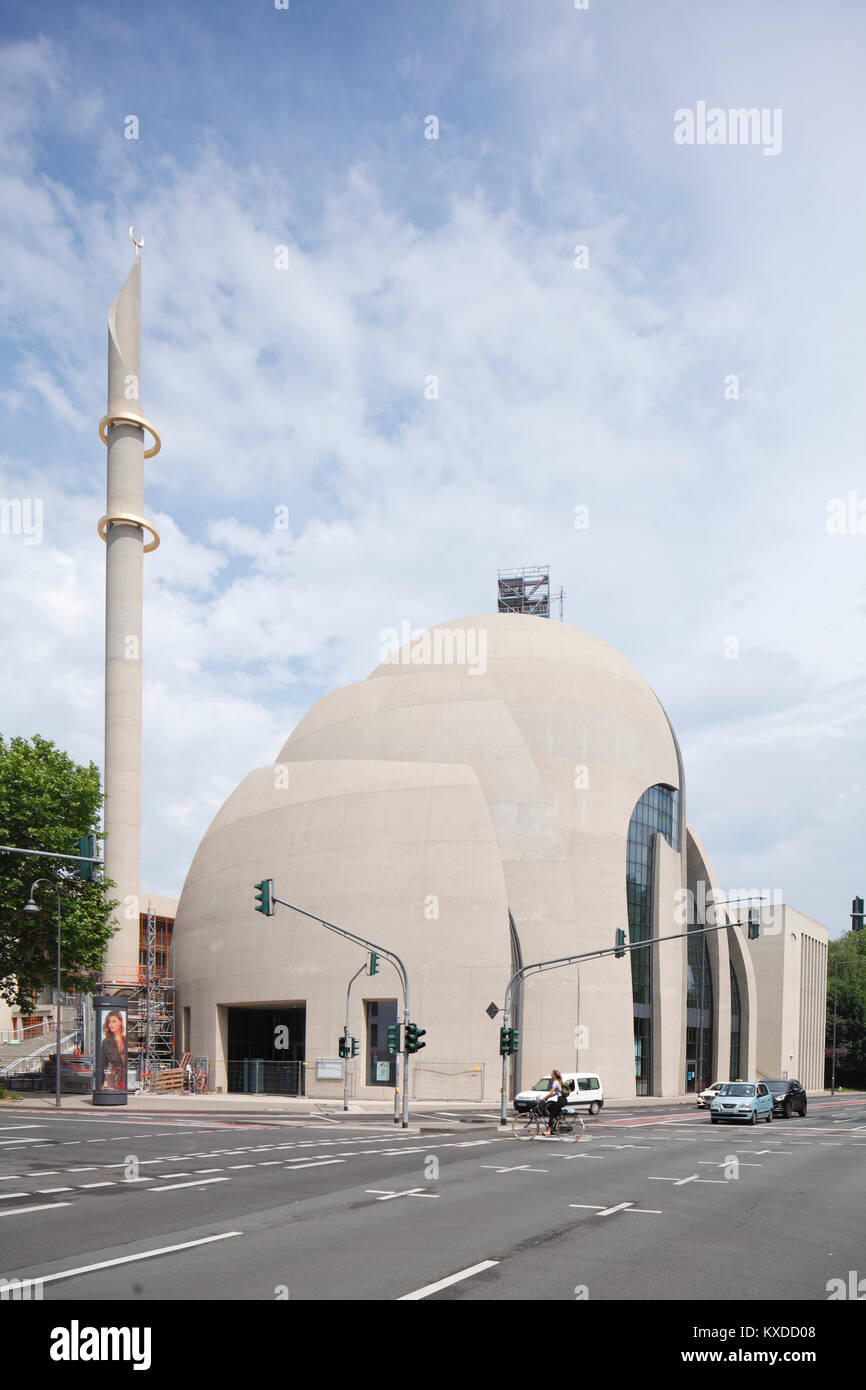 Minaret ditib central mosque hi-res stock photography and images - Alamy