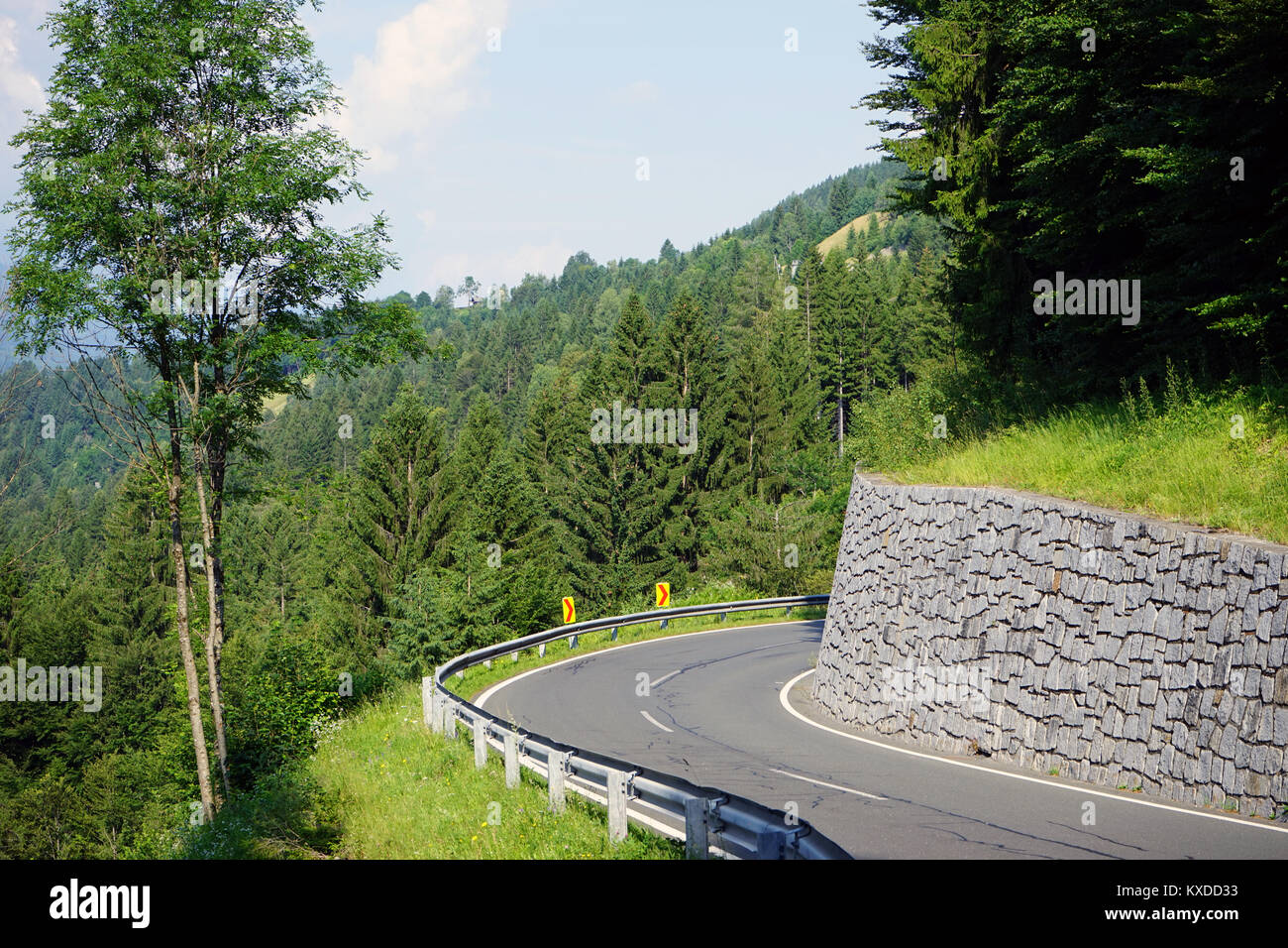 Bend in road fence hi-res stock photography and images - Alamy